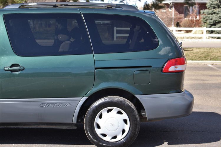 2003 Toyota Sienna LE | Victory Motors of Colorado