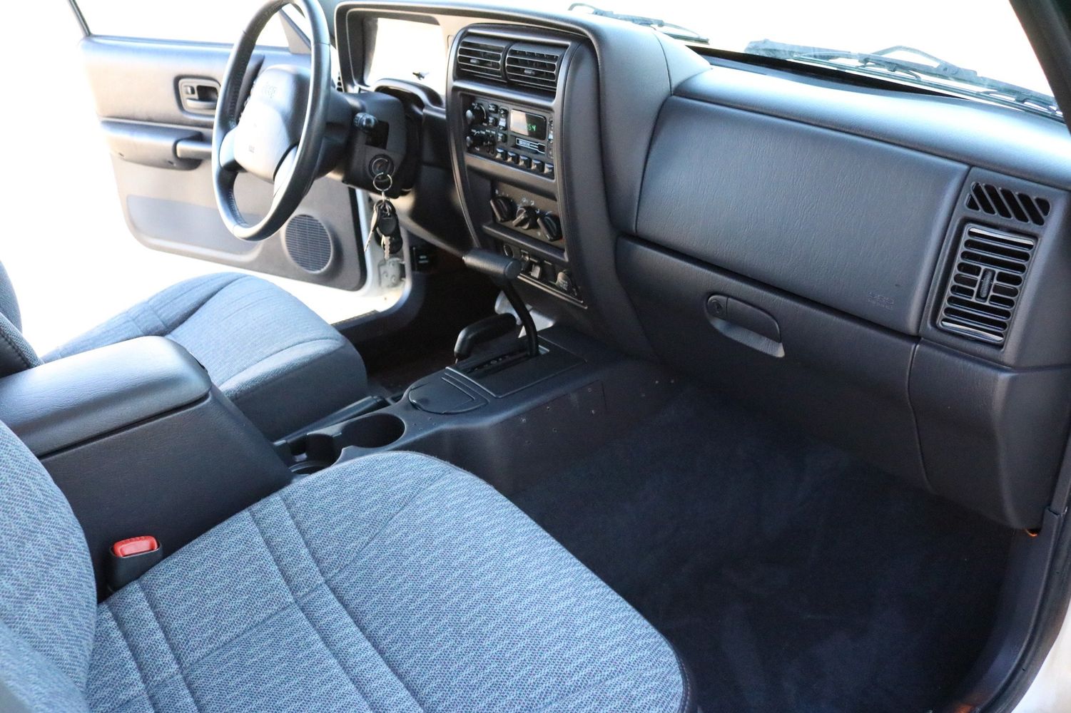 2001 Jeep Cherokee Sport | Victory Motors of Colorado