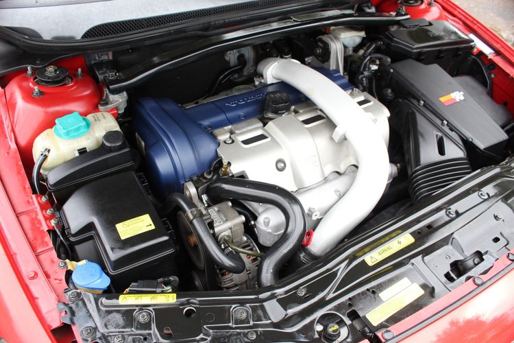 2005 Volvo S60 R | Victory Motors of Colorado