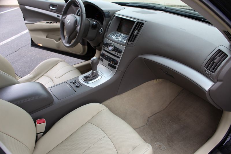 2009 INFINITI G37 Sedan Photos