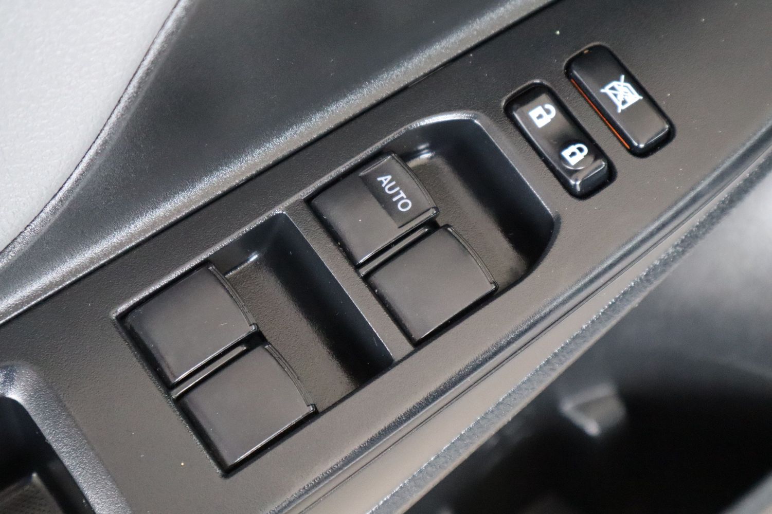 2017 Toyota Yaris 5-Door L | Victory Motors of Colorado