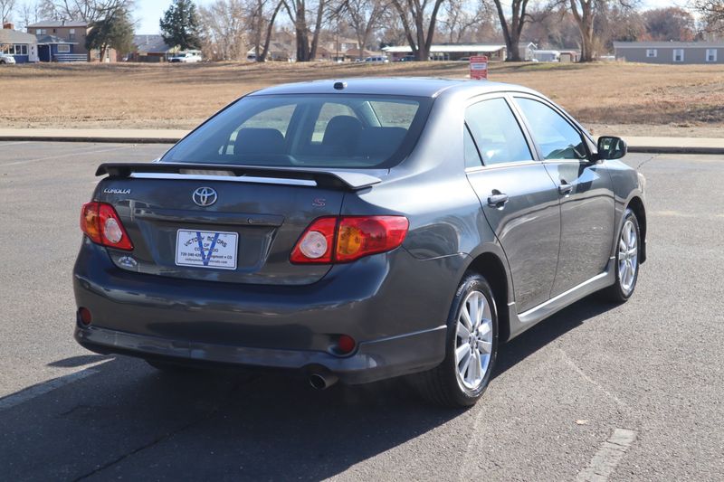2010 Toyota Corolla Photos