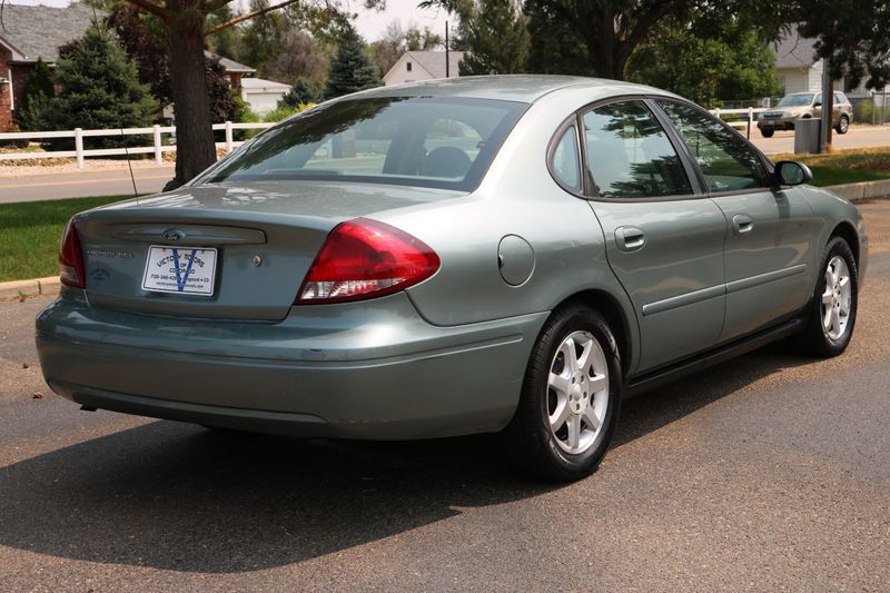 2006 Ford Taurus Photos