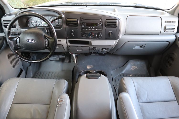 2005 Ford F-350 Super Duty Lariat | Victory Motors of Colorado