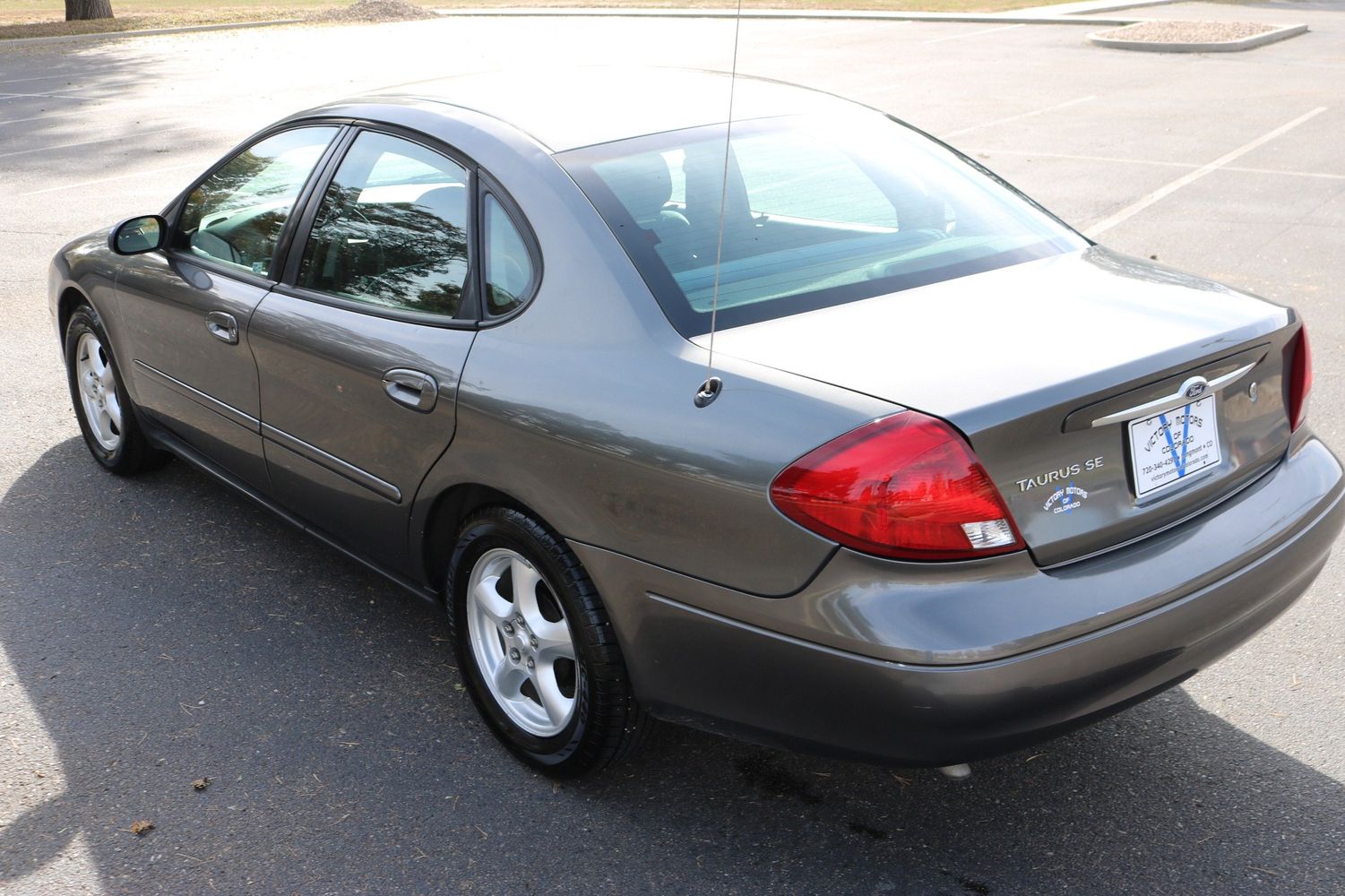 2002 Ford Taurus SE | Victory Motors of Colorado