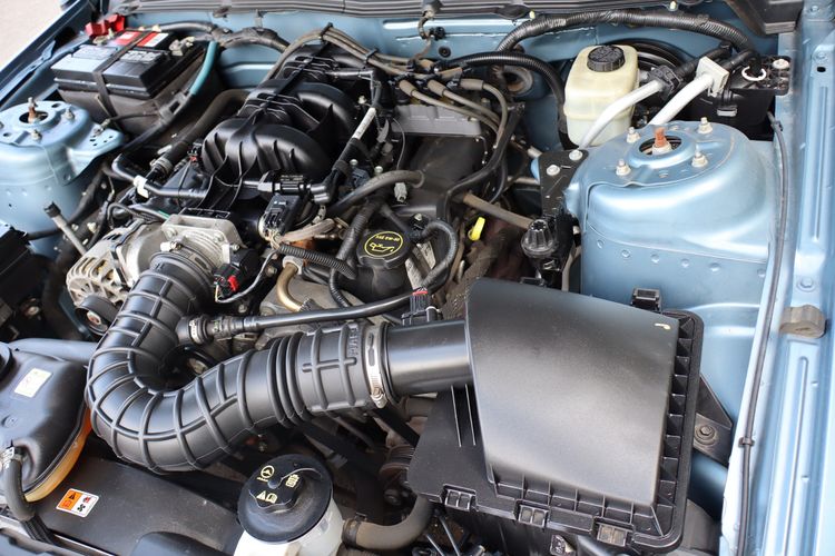2006 Ford Mustang V6 Standard | Victory Motors of Colorado