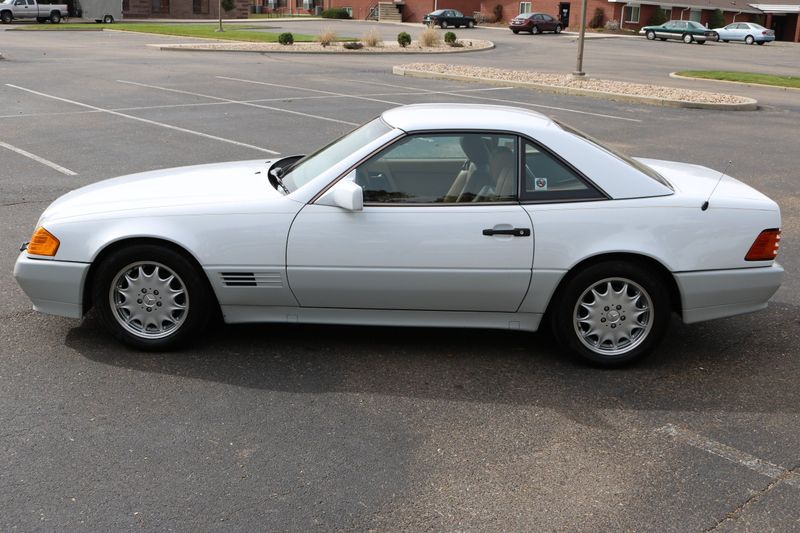 1990 Mercedes-Benz SL 300 Photos