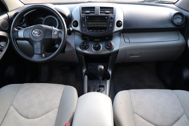 2011 Toyota RAV4 Photos