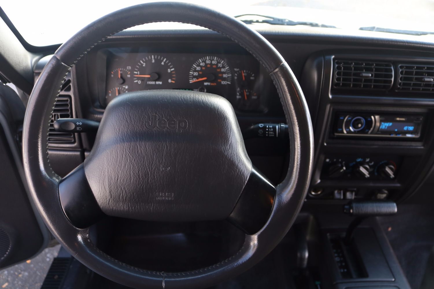 2001 Jeep Cherokee Sport | Victory Motors of Colorado