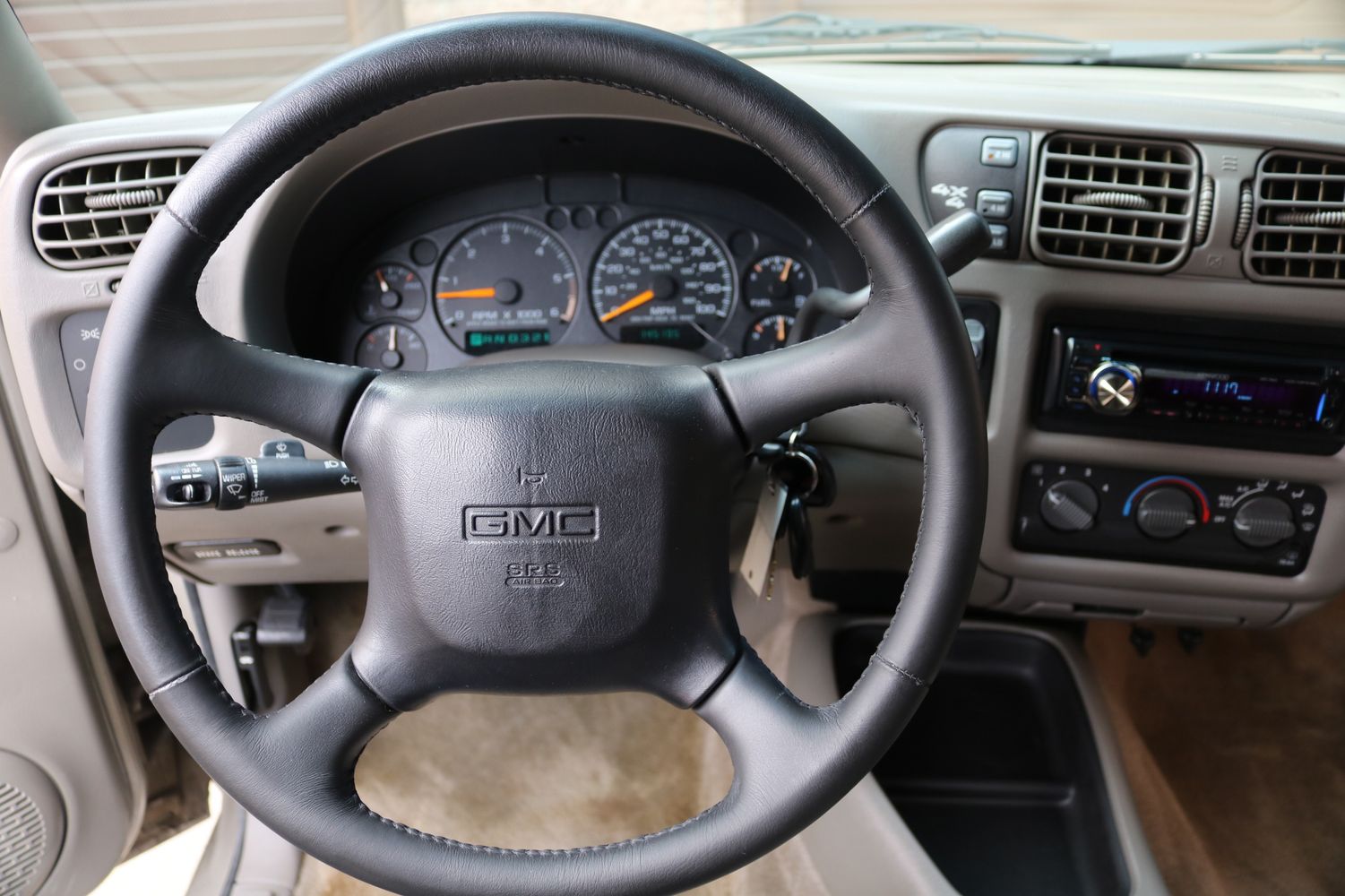 2000 GMC Jimmy SLS | Victory Motors of Colorado