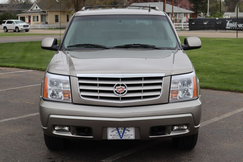 2002 Cadillac Escalade EXT Photos