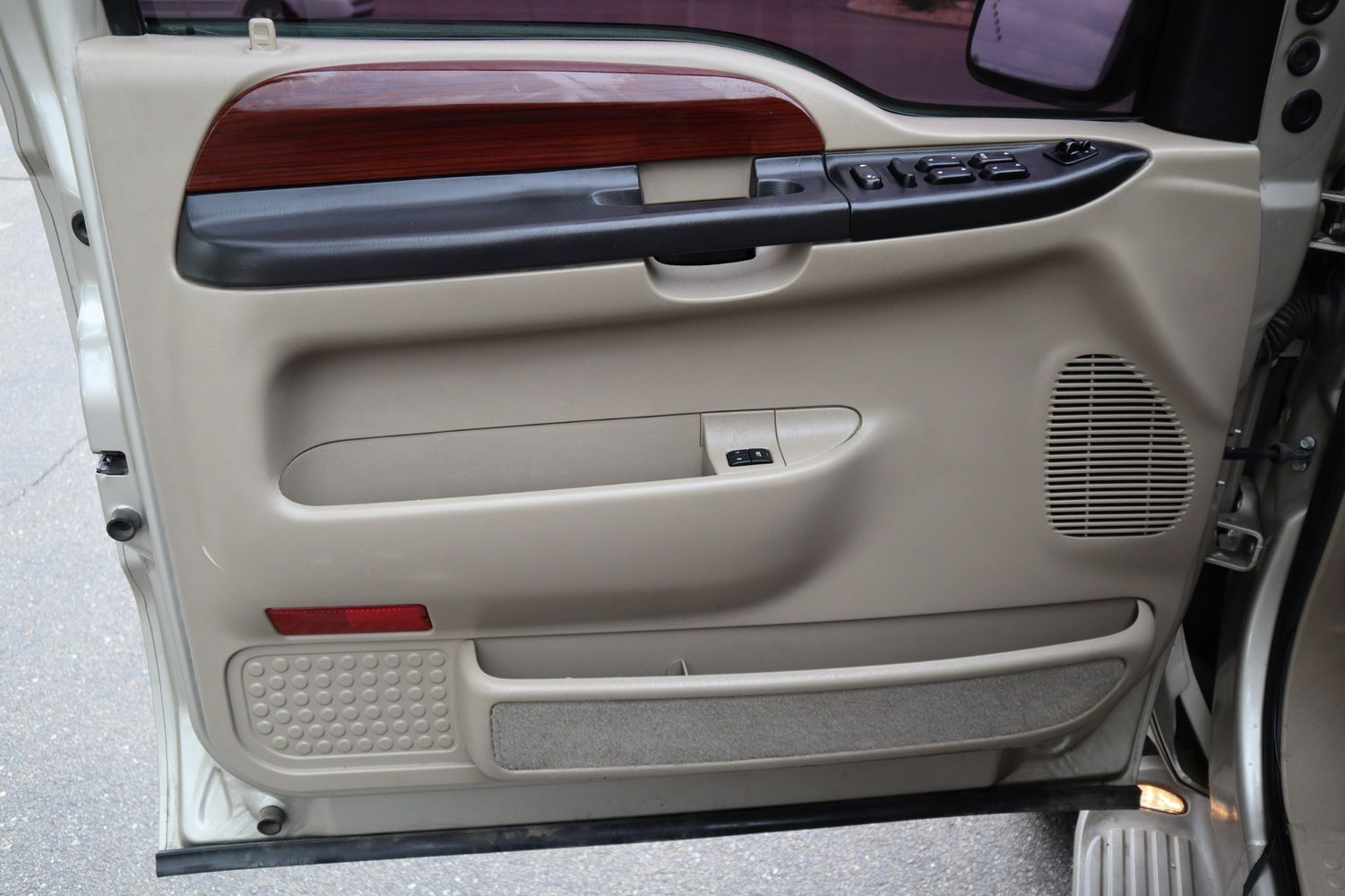 2005 Ford Excursion Limited | Victory Motors of Colorado