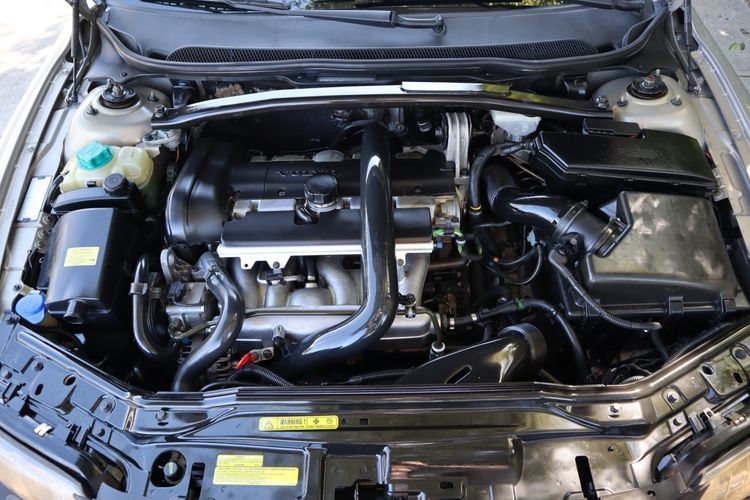 2001 Volvo V70 XC | Victory Motors of Colorado