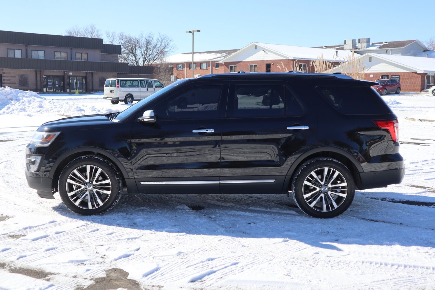 2017 Ford Explorer Platinum | Victory Motors of Colorado