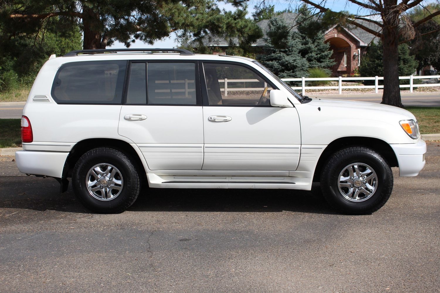 2001 Lexus LX 470 Base | Victory Motors of Colorado