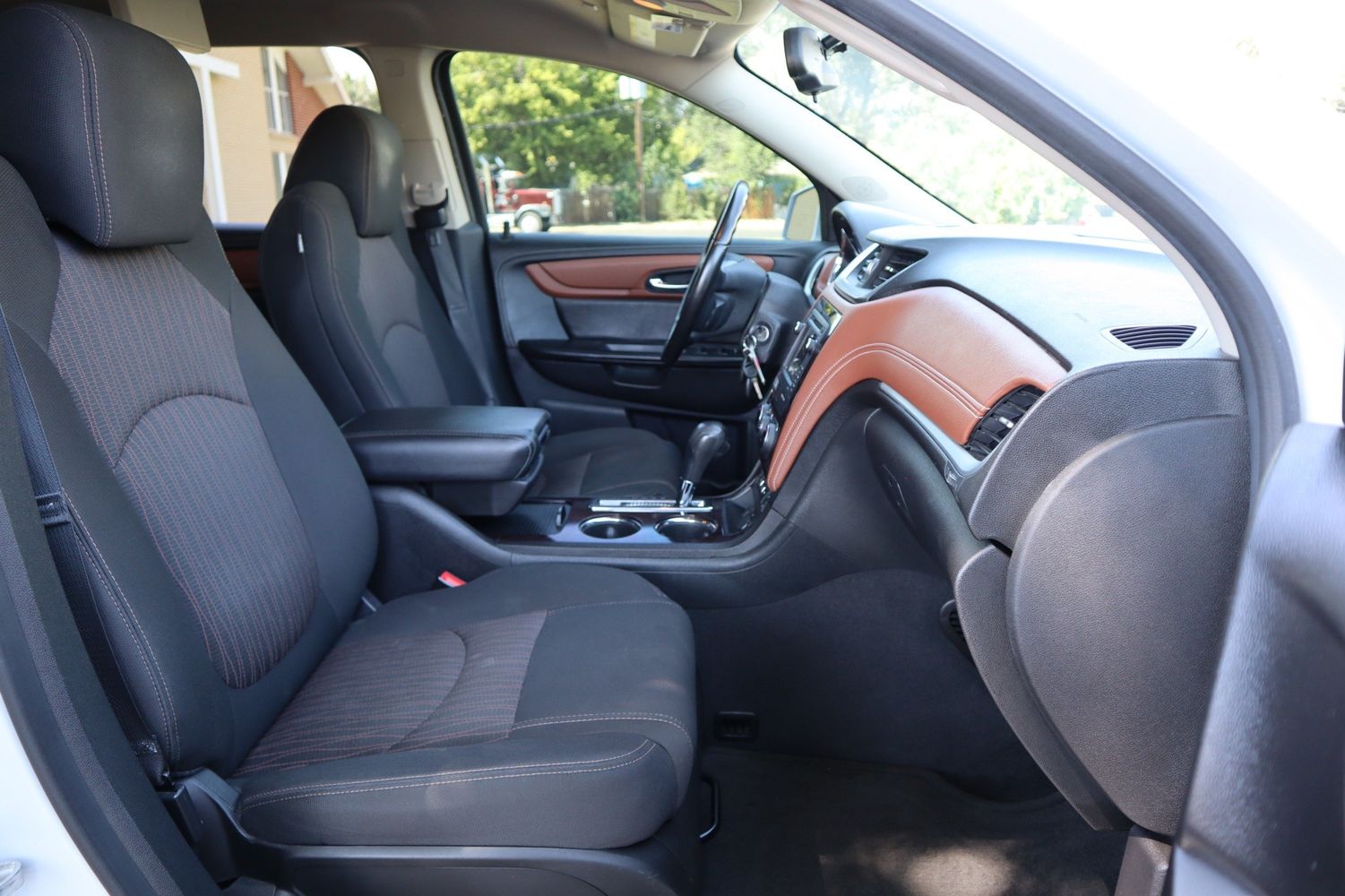 2016 Chevrolet Traverse LT | Victory Motors of Colorado