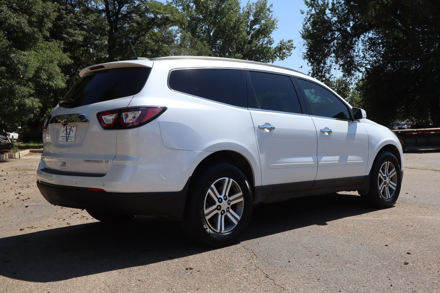 2016 Chevrolet Traverse LT | Victory Motors of Colorado