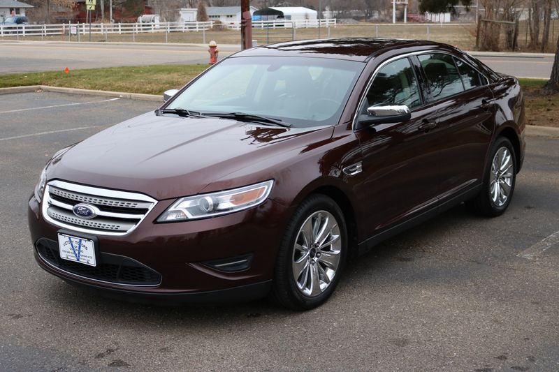 2010 Ford Taurus Photos