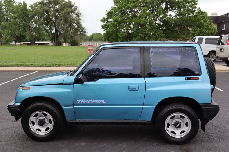 1994 Geo Tracker Base | Victory Motors of Colorado