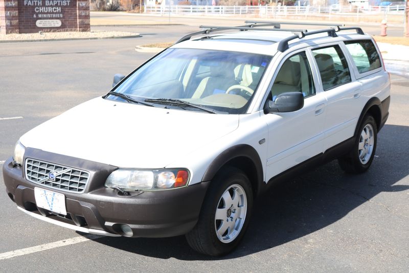 2002 Volvo XC-70 Photos