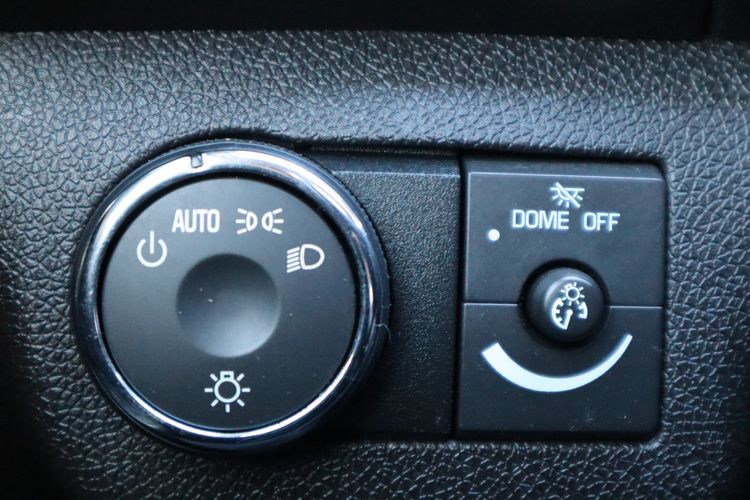 2011 Chevrolet Traverse LT | Victory Motors of Colorado