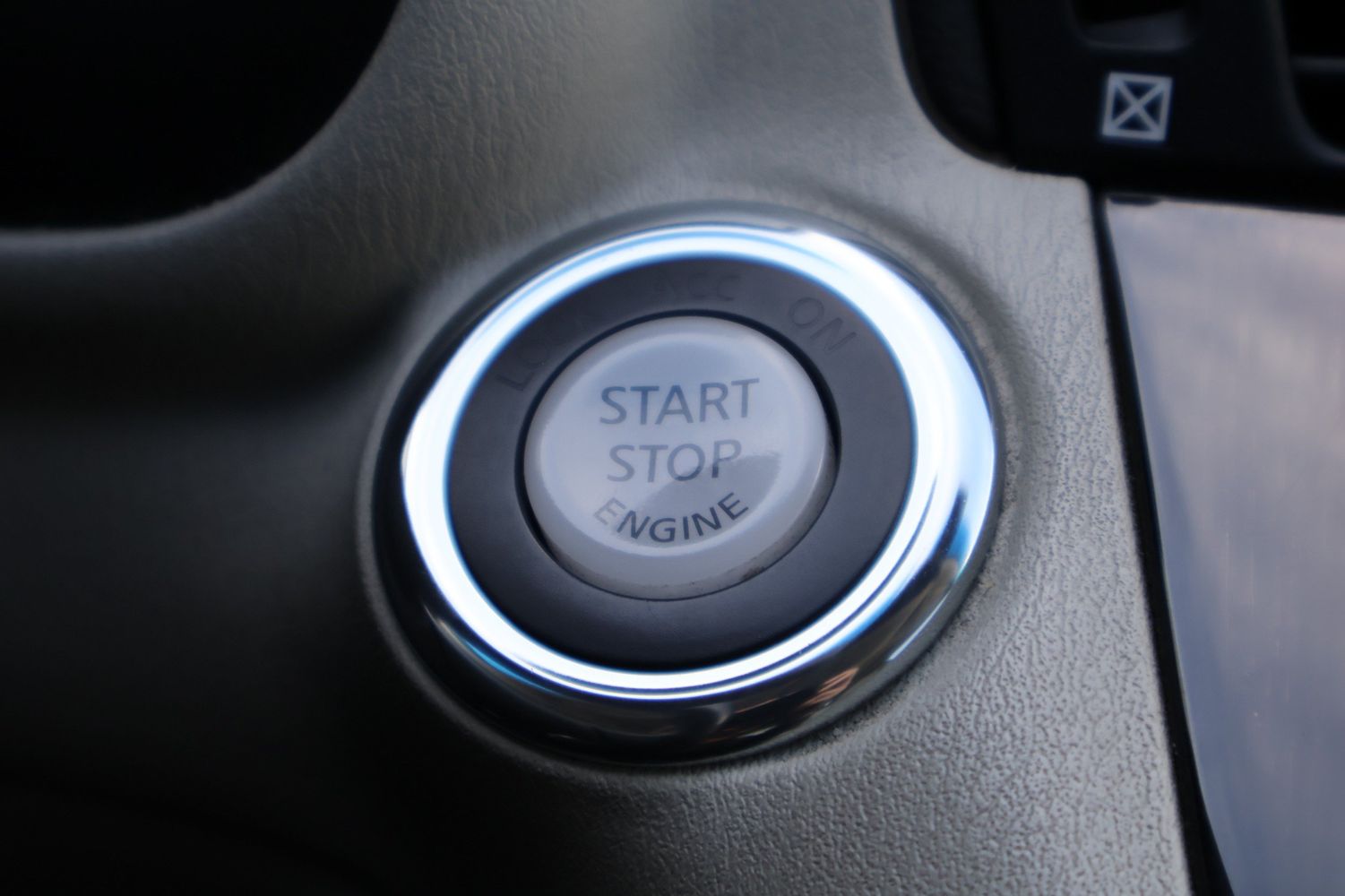 2011 INFINITI M56 x | Victory Motors of Colorado