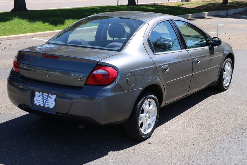 2004 Dodge Neon Photos