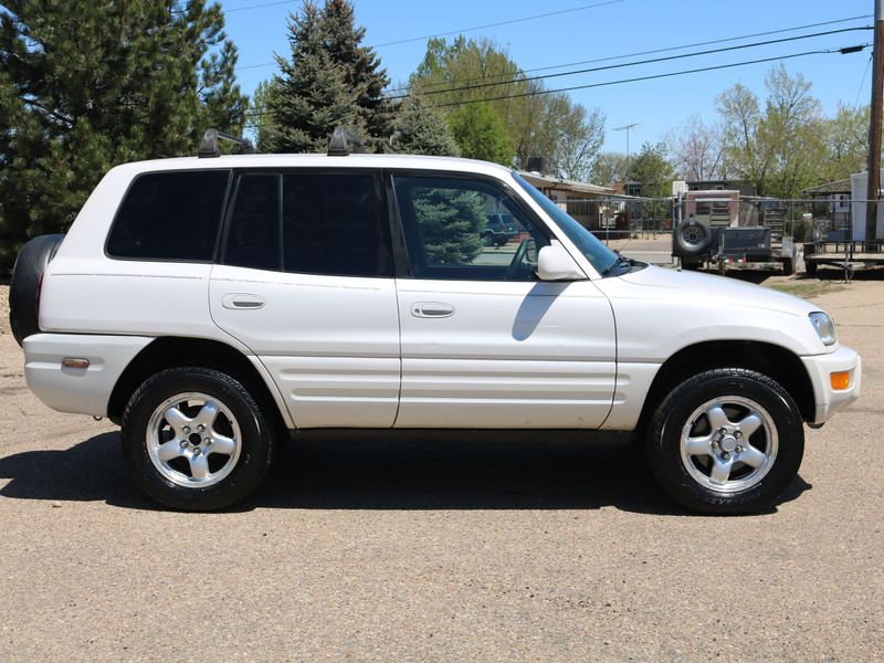 2000 Toyota RAV4 Photos