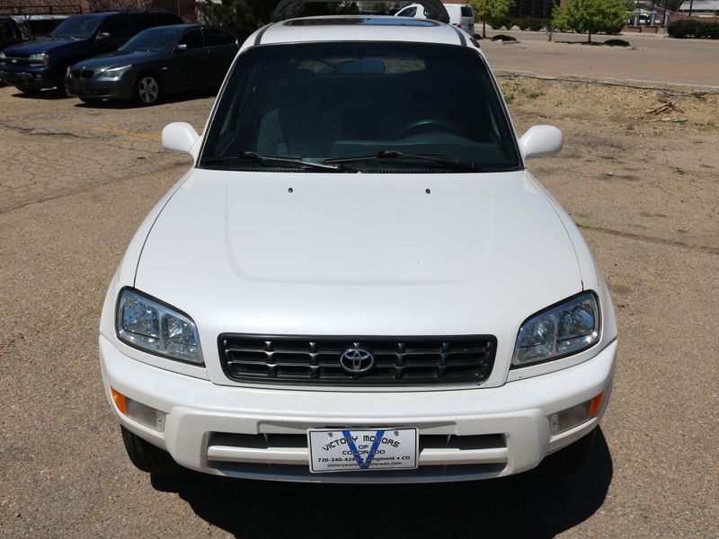 2000 Toyota RAV4 Photos