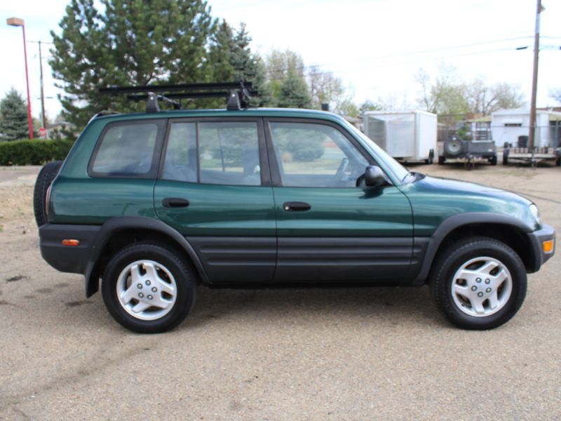 1999 Toyota RAV4 Photos
