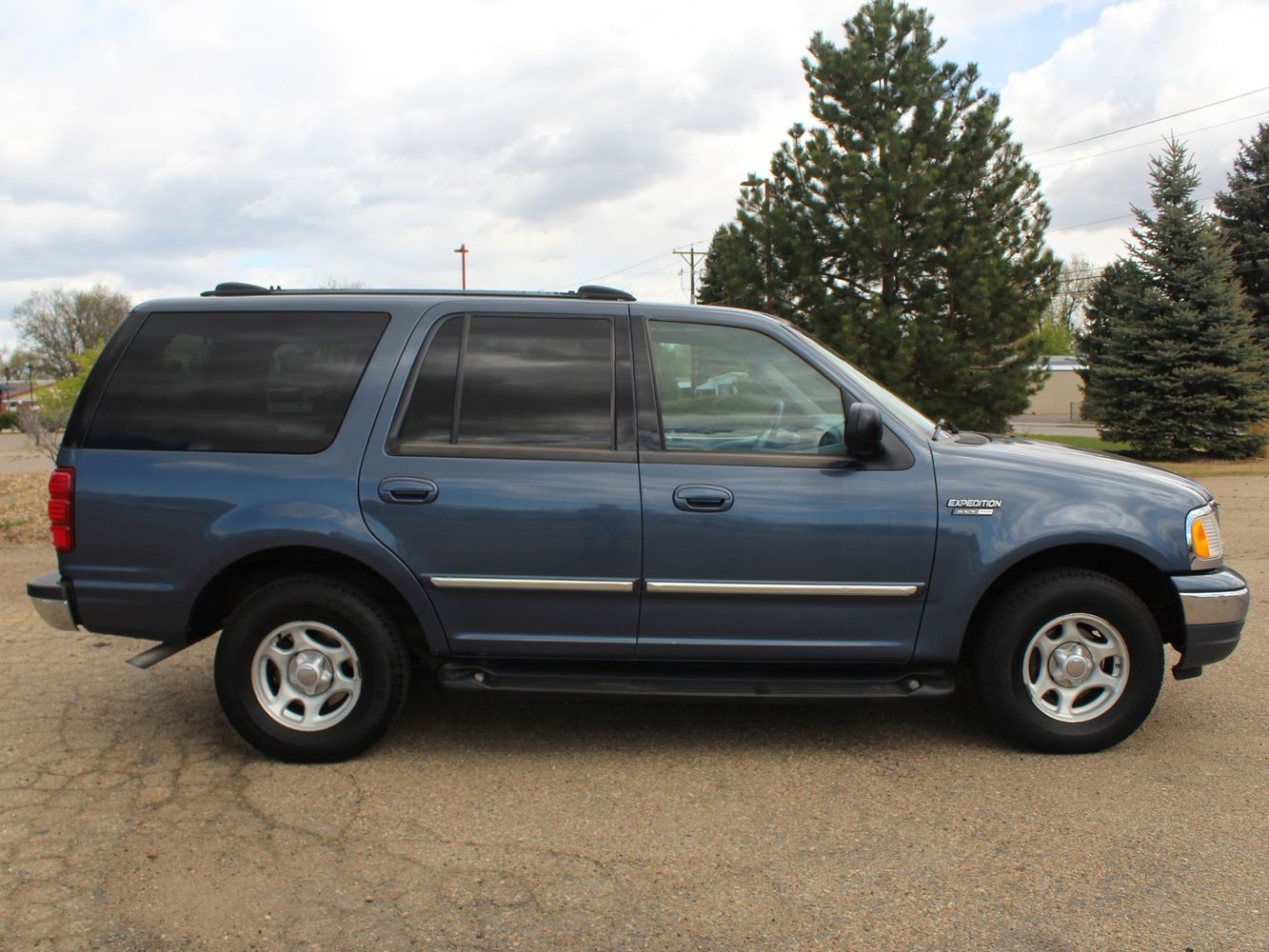 2000 Ford Expedition XLT | Victory Motors of Colorado