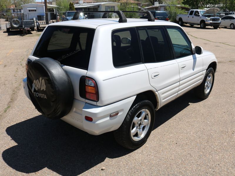 2000 Toyota RAV4 Photos
