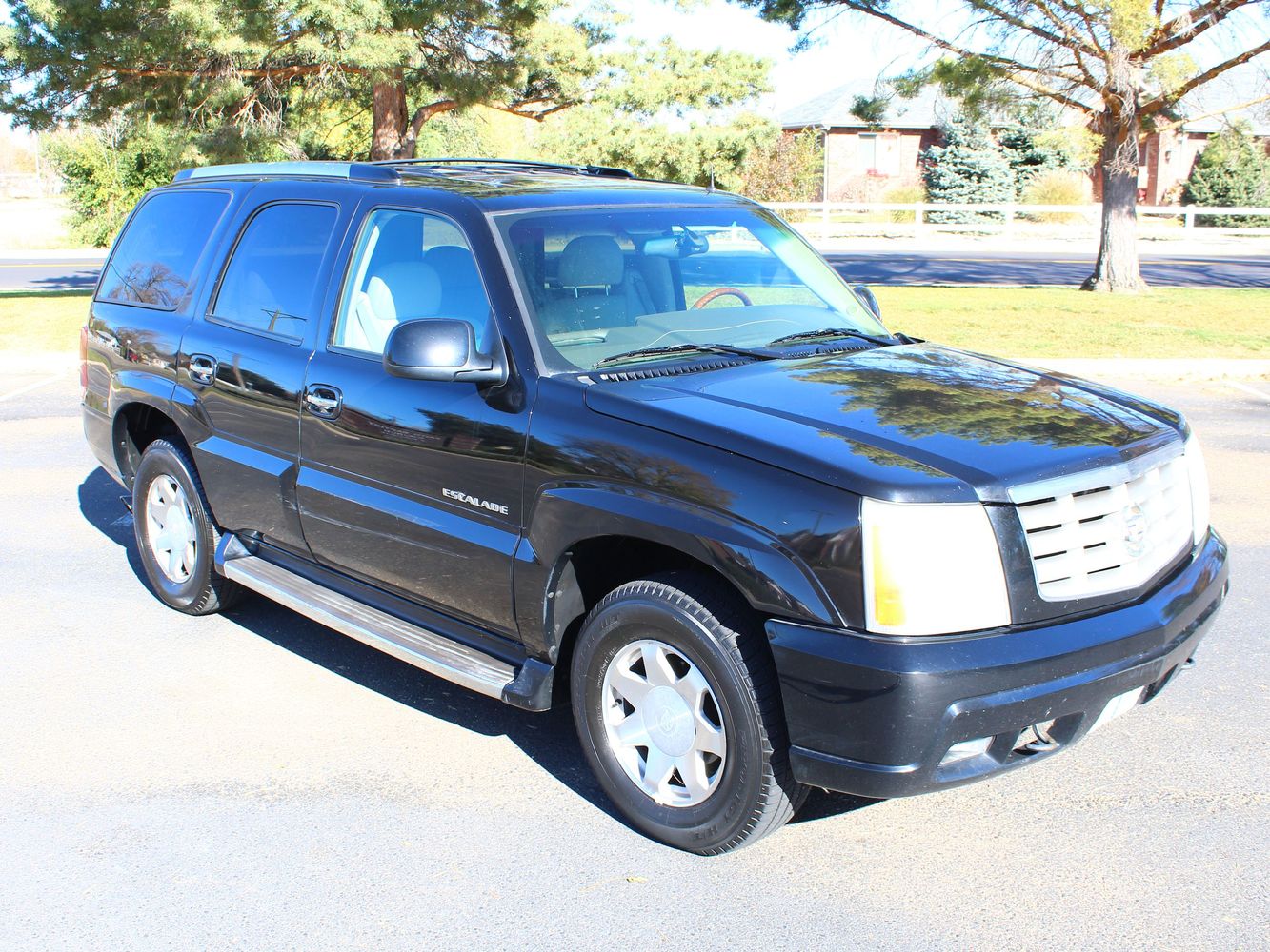 2002 Cadillac Escalade AWD | Victory Motors of Colorado