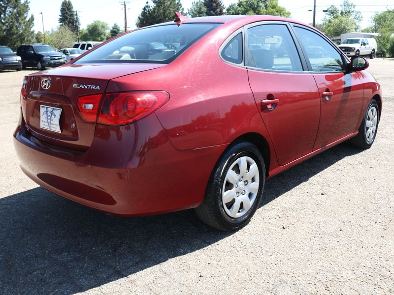2009 Hyundai Elantra Photos