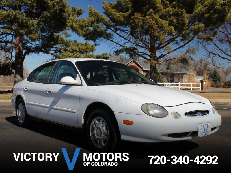 1999 Ford Taurus Photos