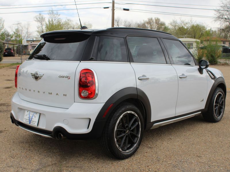 2015 MINI Countryman Photos